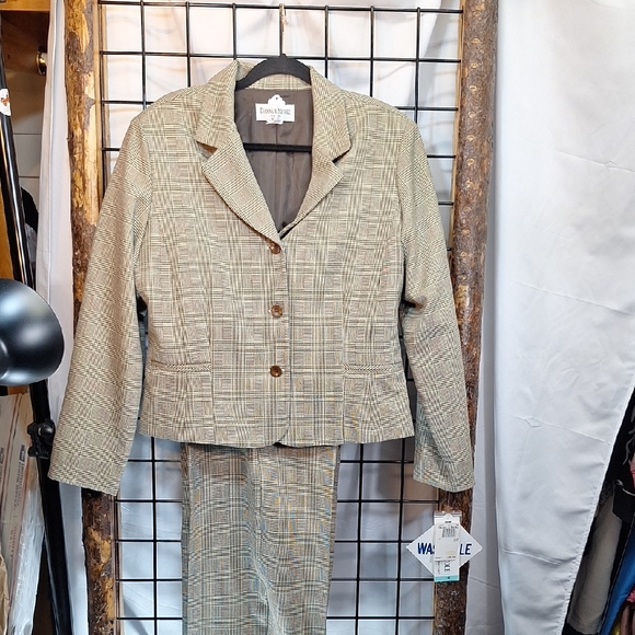 Danny & Nicole | Jackets & Coats | Danny Nicole Beige Plaid Blazer And ...